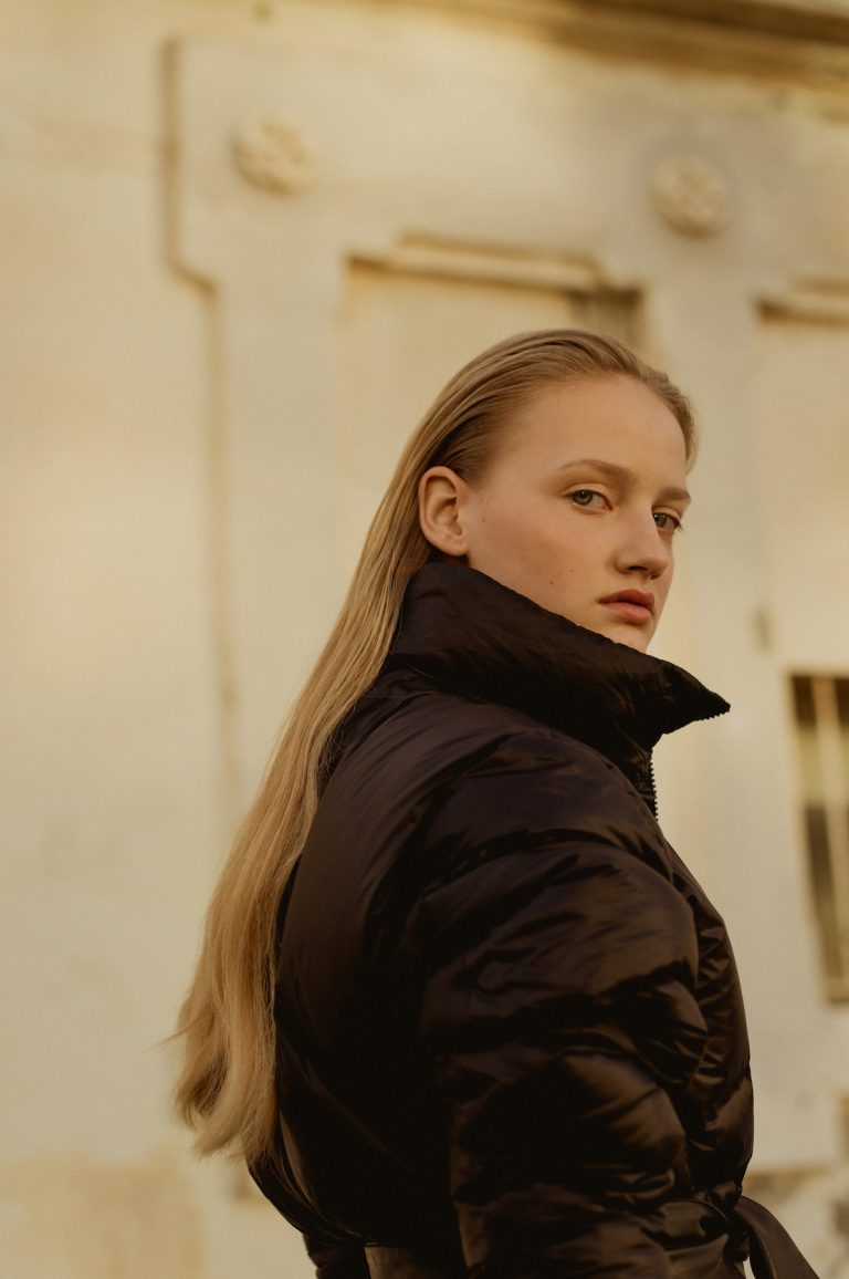 Do Not Disturb (The Queen) - Teeth Magazine